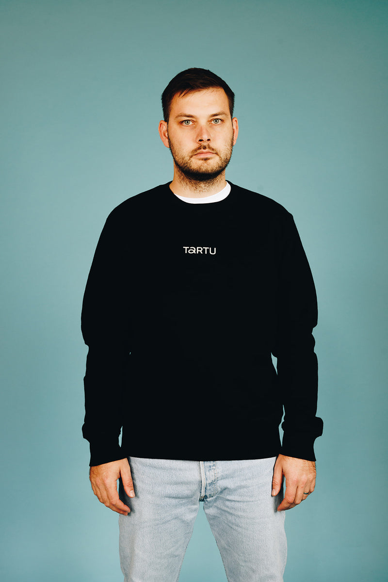 Must pusa „Tartu“ – CAPS LOCK